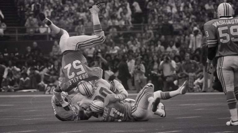 RANKED: The 30 Greatest Linebackers In NFL History - New Arena