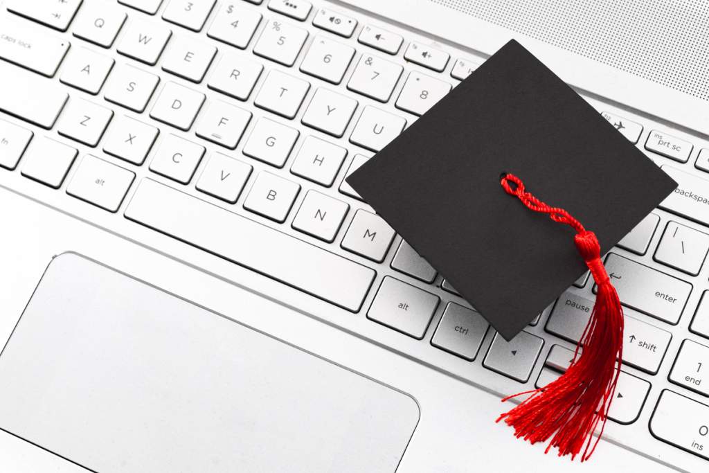 Online Diplomas: Get Education At Your Fingertips And Unlock Your ...