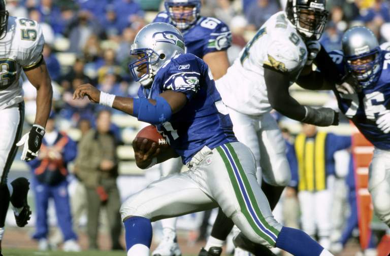 RANKED: The 25 Greatest Running Backs of All-Time - New Arena