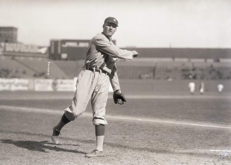 RANKED: The 25 Greatest Starting Pitchers In MLB History - New Arena