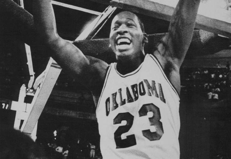 RANKED: The 25 Greatest Men’s College Basketball Players of All-Time ...