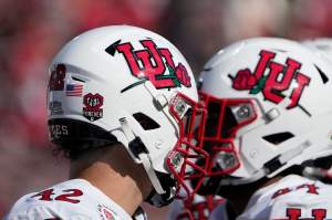 College Football’s 40 Best Helmets, Ranked - New Arena