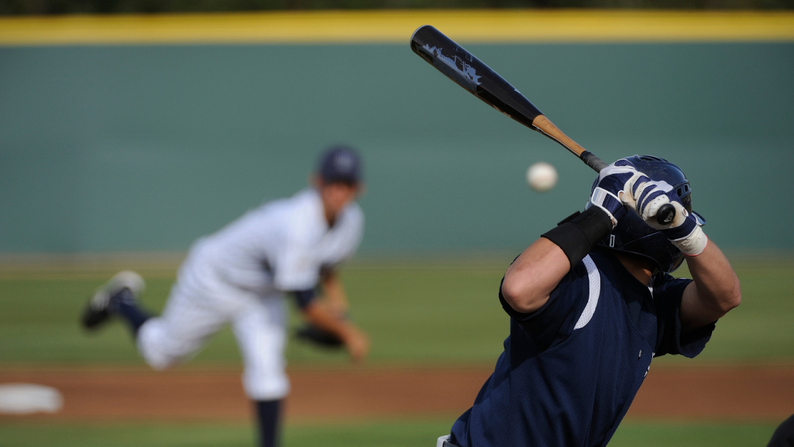 What Is A BBCOR Bat? - New Arena